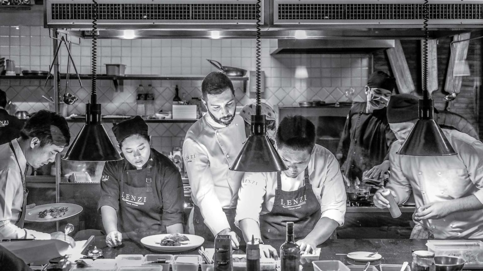 30 Creative Restaurant Marketing Ideas: How to Market a Restaurant in 2022